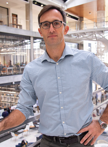 Constantine Caramanis | WNCG - Wireless Networking and Communications Group